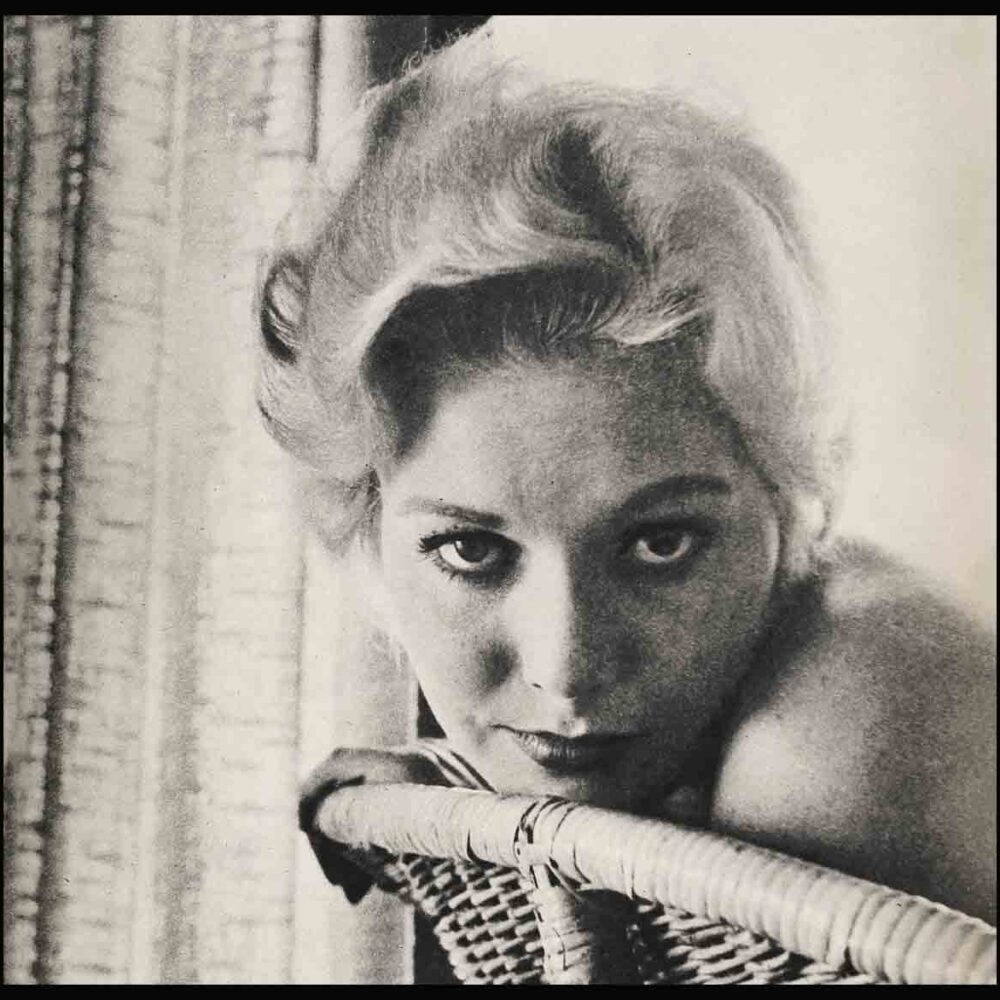 Squeeze Play - Vintage Paparazzi