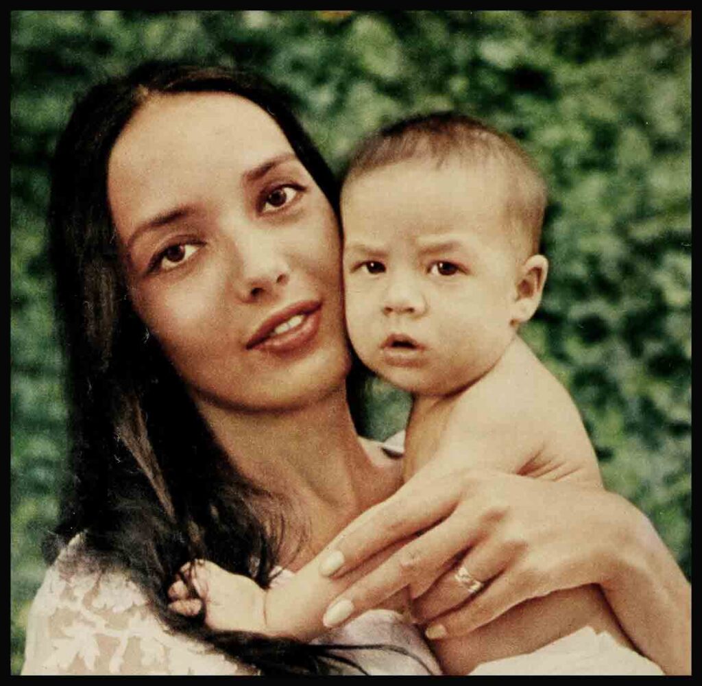 First Photographs Of Marlon Brando’s Son - Vintage Paparazzi