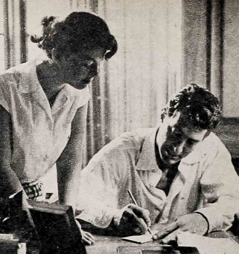 The Miserable, Crazy, Wonderful Life of Jeanne Martin! - Vintage Paparazzi